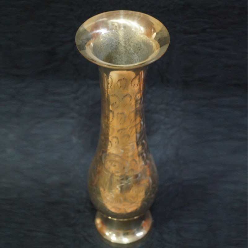 Hand crafted shining brass flower vase